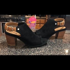 Eurosoft by Sofft | Shoes | Eurosoft Black Cognac Sandal | Poshmark